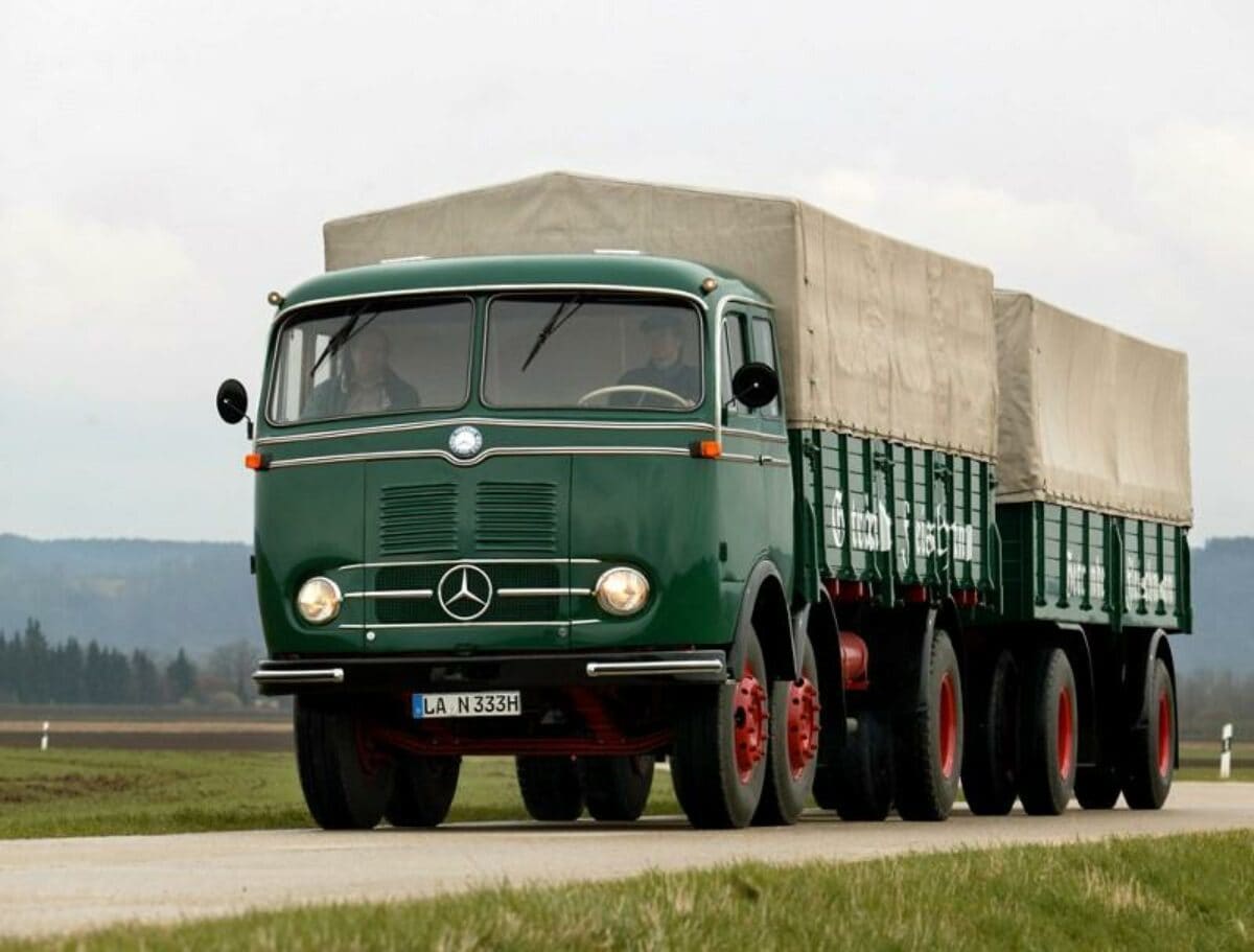 1958 Mercedes-Benz LP-333… – Gatsby Online