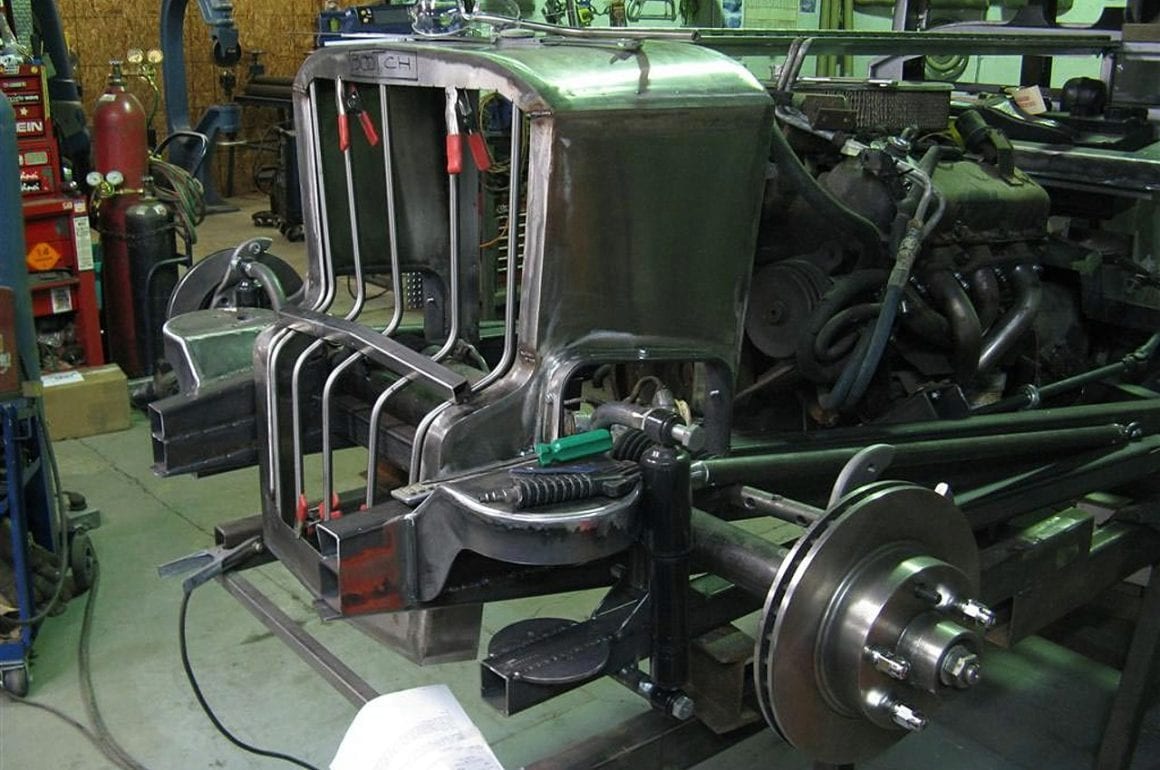 Stony Smith – Oddball-Kustoms – The Bootch – Hot-Rod Sedan 4 doors ...