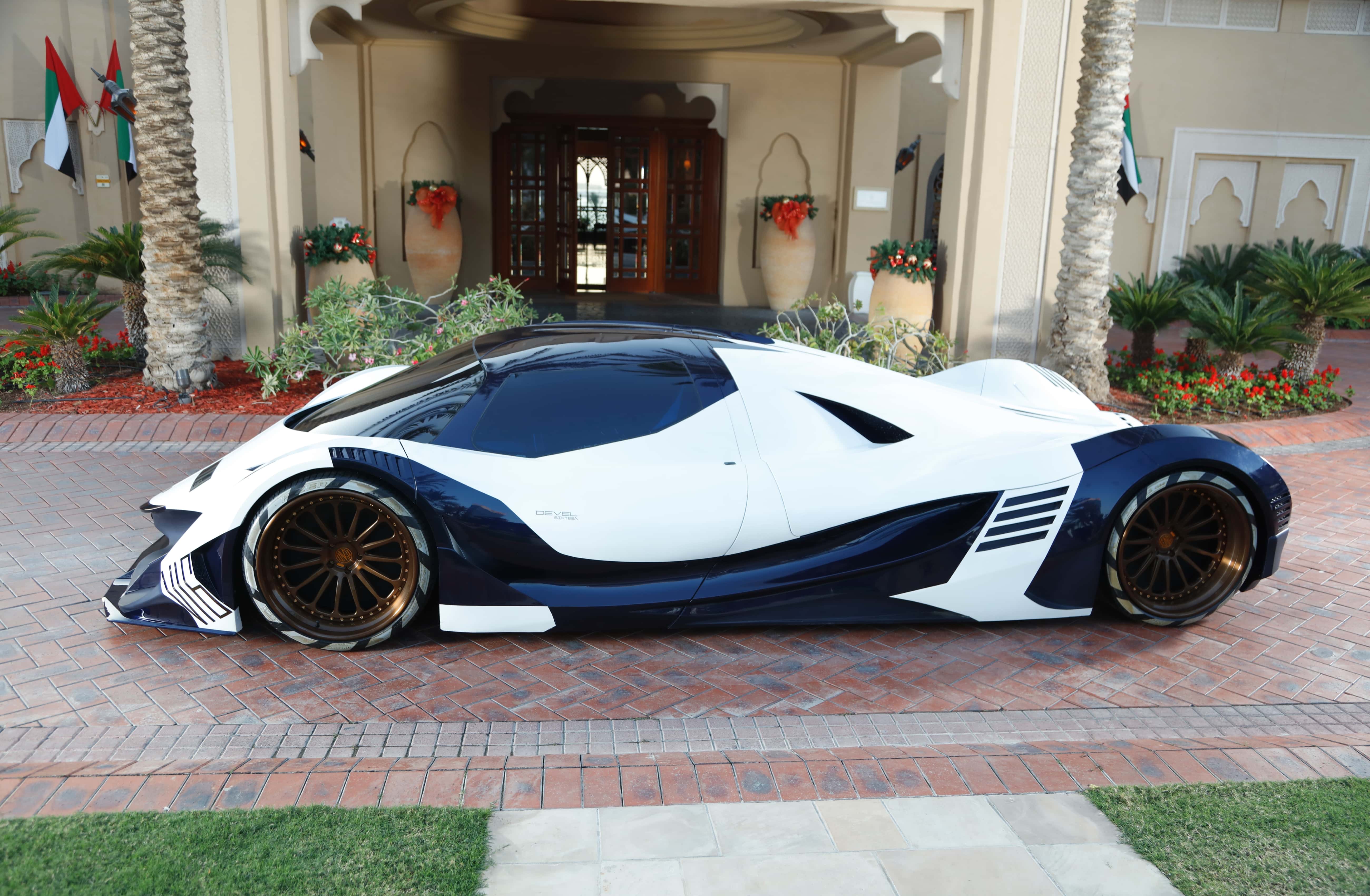 2019 Devell Sixteen… 5000 chevaux, 400km/h, 1.600.000 euros ! – Gatsby ...