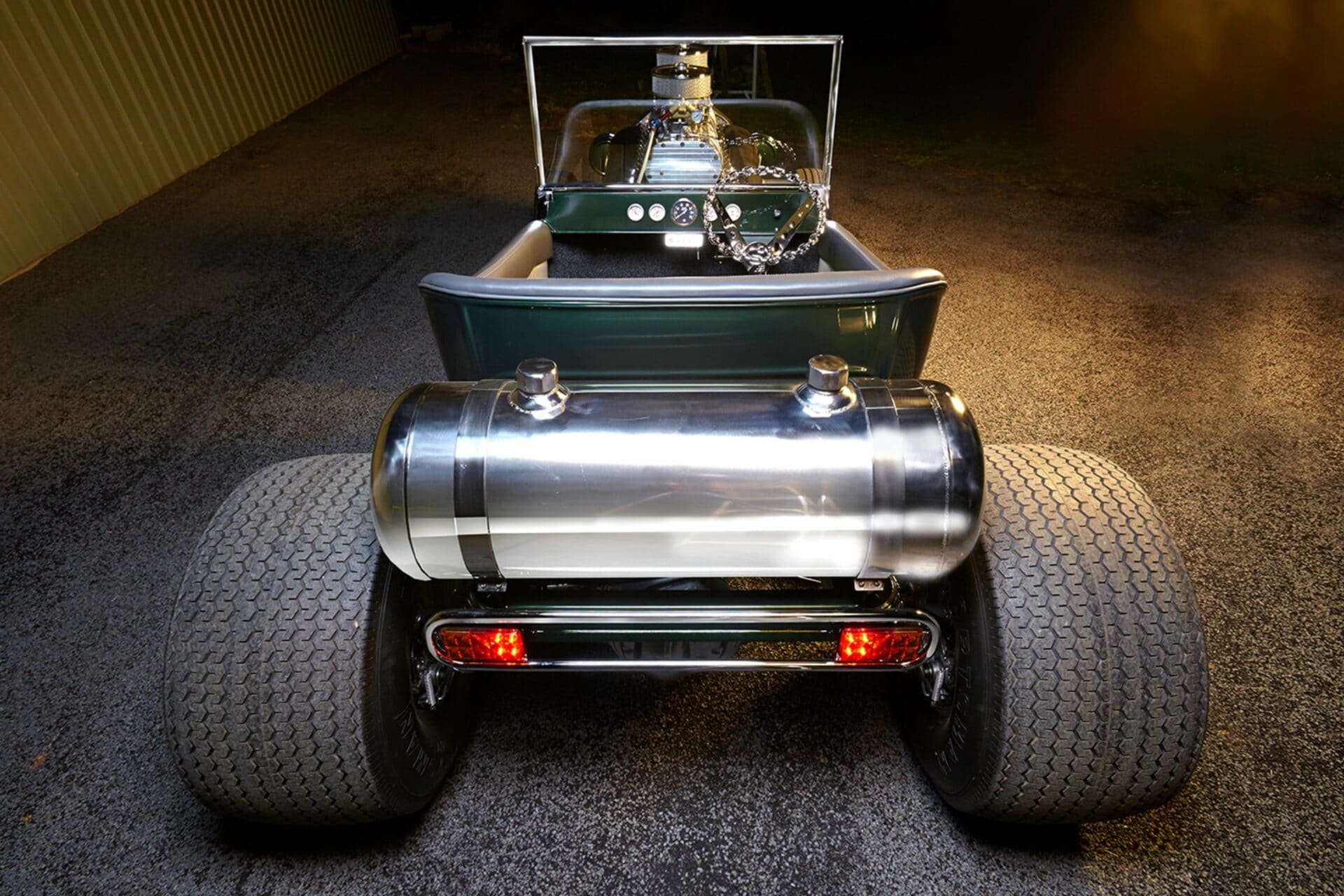 Hot-Rod-T. V12. 27.000cc. 2.000cv. Twin-Blowers… – Gatsby Online