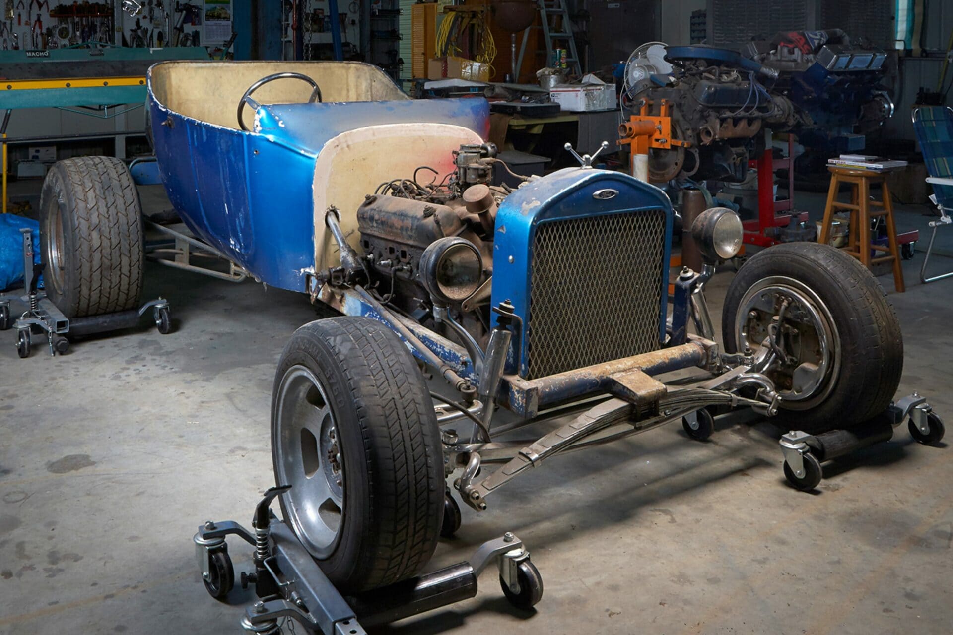 Hot-Rod-T. V12. 27.000cc. 2.000cv. Twin-Blowers… – Gatsby Online