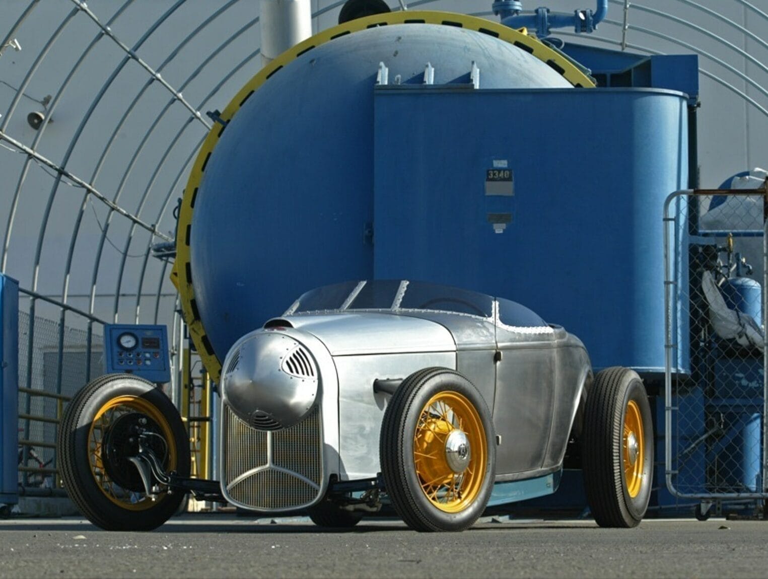 Hot-Rod V12 Flying-Tiger P-32 BY Chip Foose – Gatsby Online