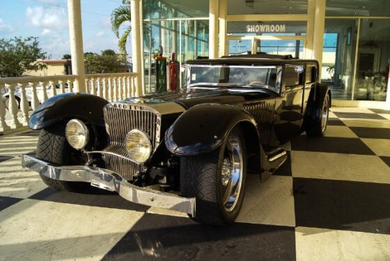 Stony Smith – Oddball-Kustoms – The Bootch – Hot-Rod Sedan 4 doors ...