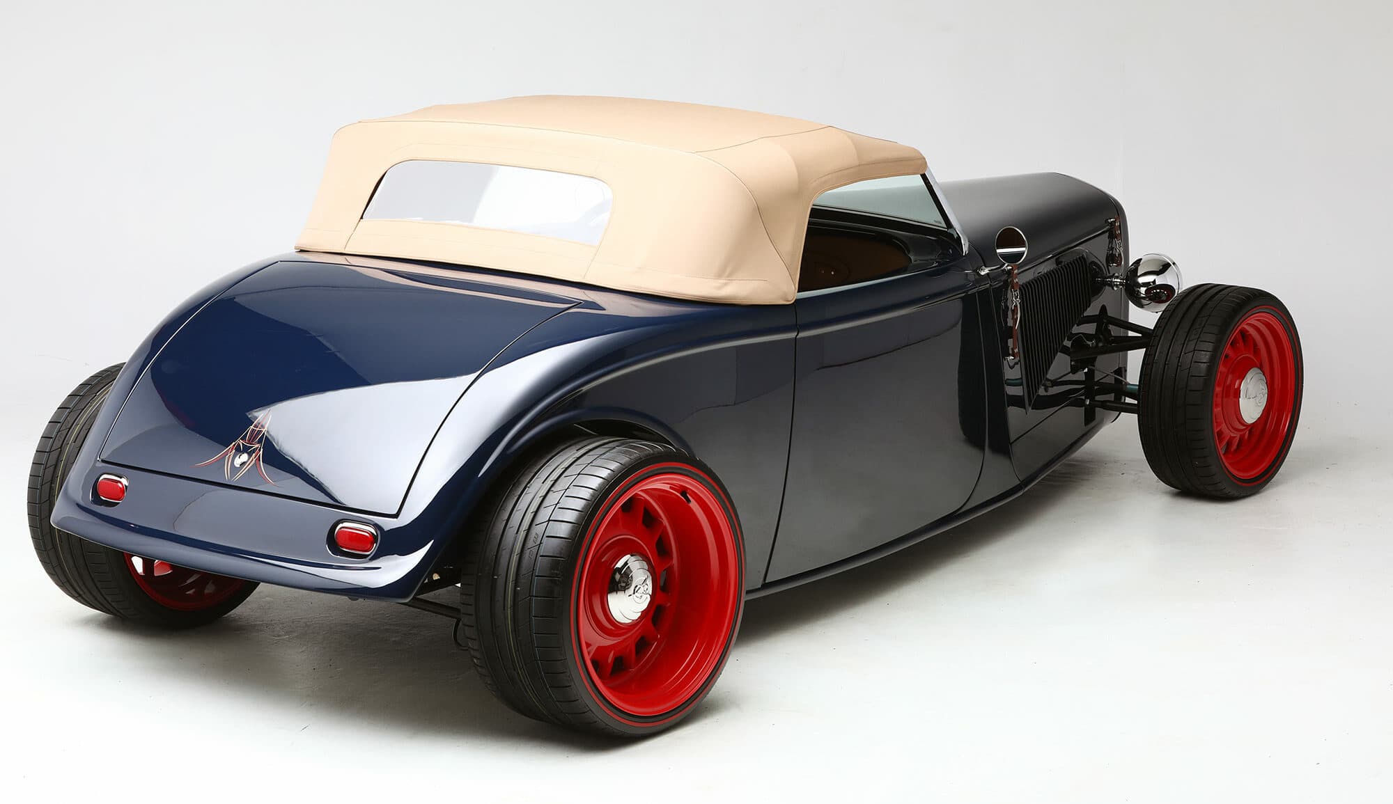 Hot-Rod’33 Deuce Ex-Machina… – Gatsby Online