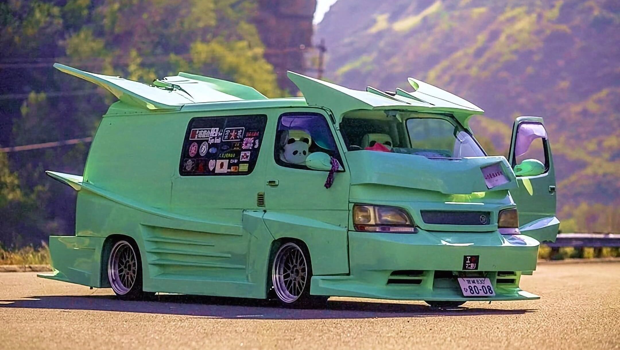 Bosozoku Van Toyota Hiace – Gatsby Online