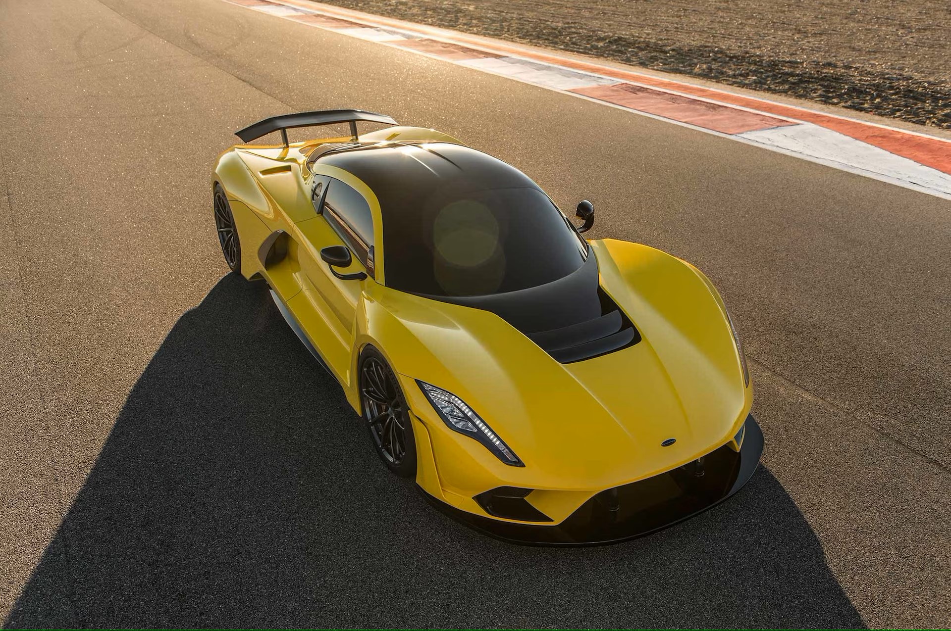 Hennessey Venom F5 500km/h 1800cv – Gatsby Online